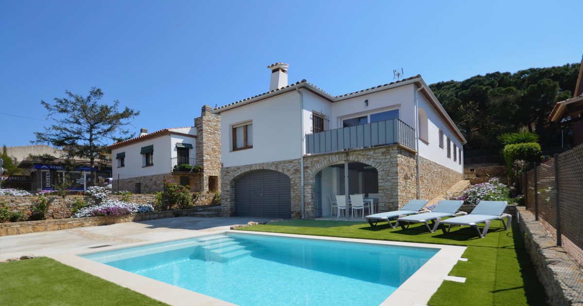 Alquiler Casa Alquiler de casa con piscina en Begur, centro ...